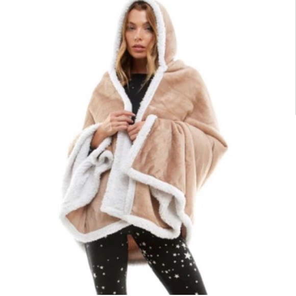 Bedding | Socialite Hooded Sherpa Hooded Throw Fab Fit Fun | Poshmark